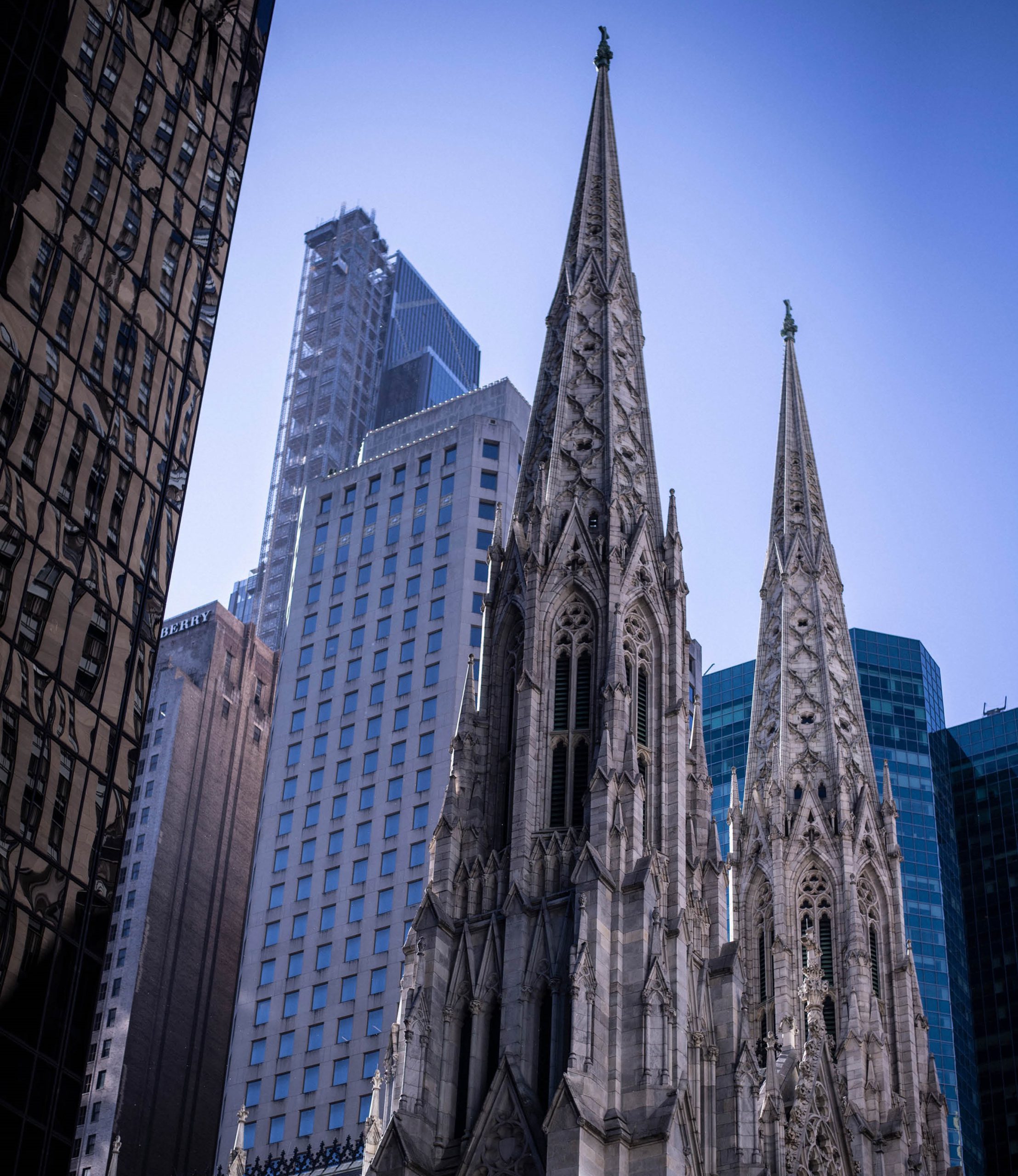 God is nog Groter dan die wolkenkrabbers door ds. Marco Bijdevaate - PG ...